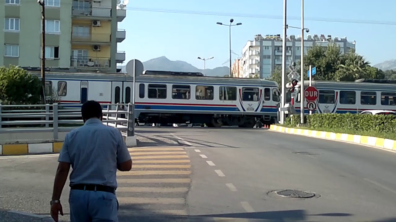 TCDD FIAT MT 5700 serisi 3lü aydın gar çıkışı izmir yönü - YouTube