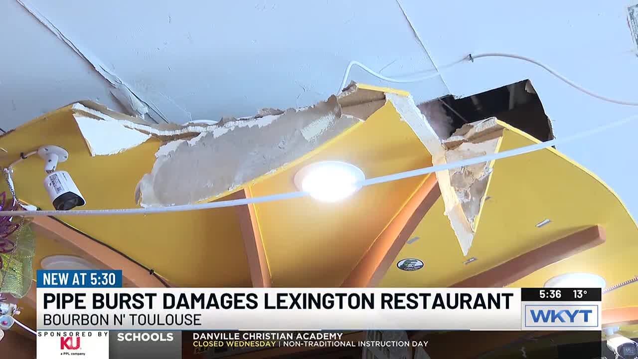 Pipe burst during lunch rush at Lexington restaurant - YouTube