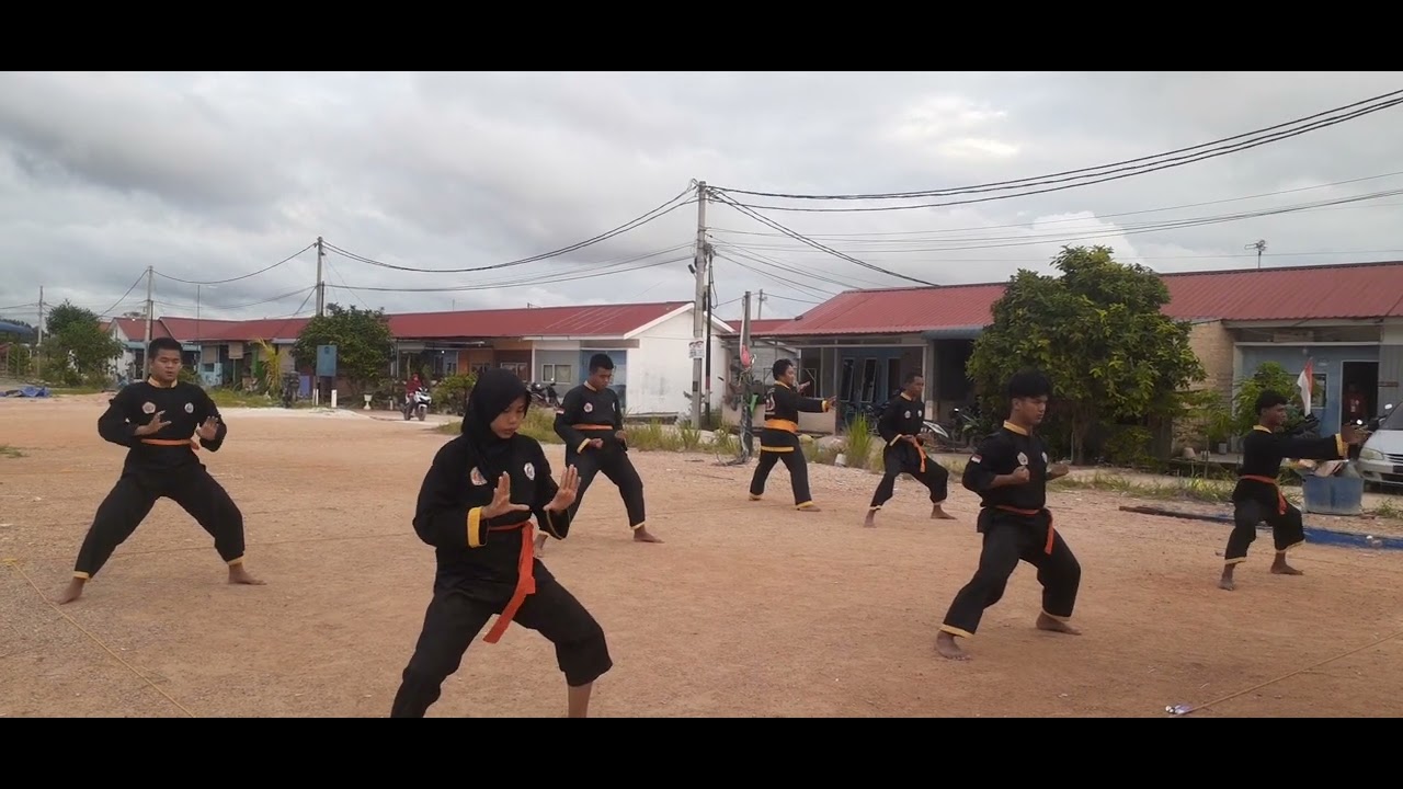 SILAT BUGIS TUNAS MUDA SAYAP RAJAWALI (KAWALI) - YouTube