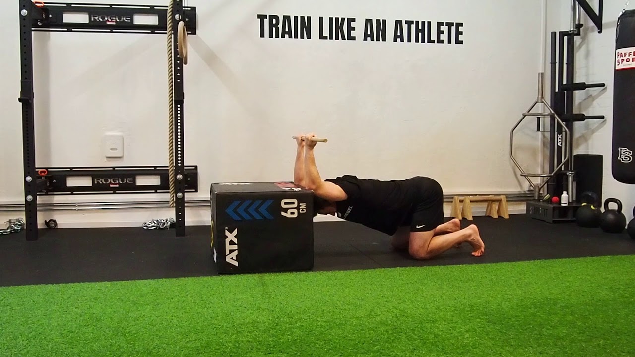 Box Lat Stretch - YouTube