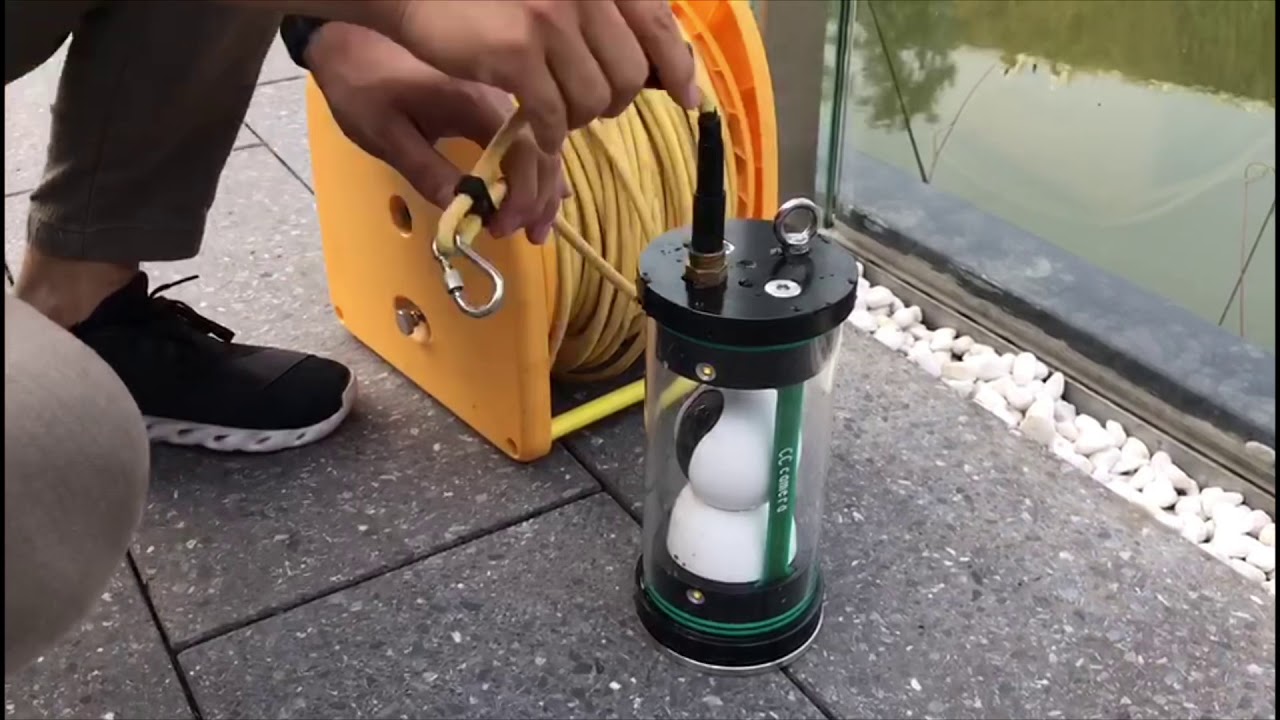 Hands-on the first underwater 360 camera - YouTube