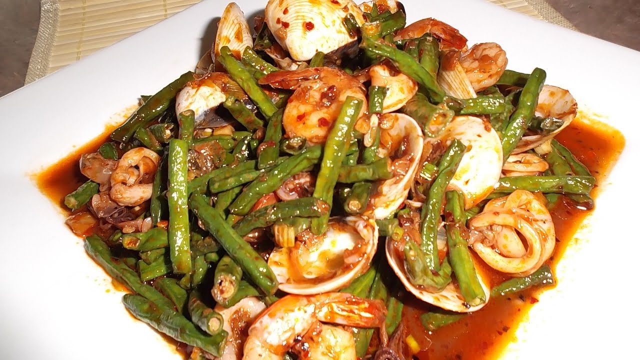 Stir Fry Seafood with Kapeek Pow and Green Beans Recipe - YouTube