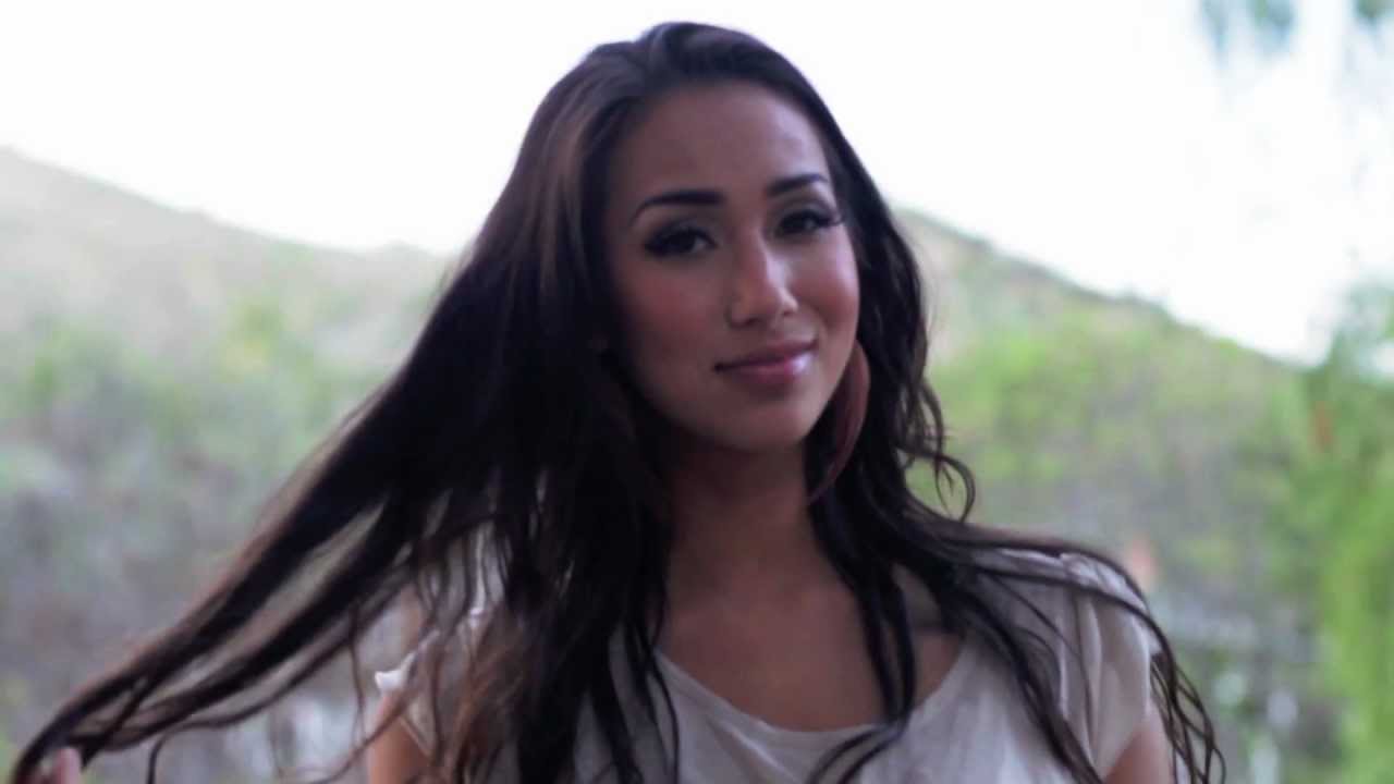 Photo fun with Kellie J. - YouTube