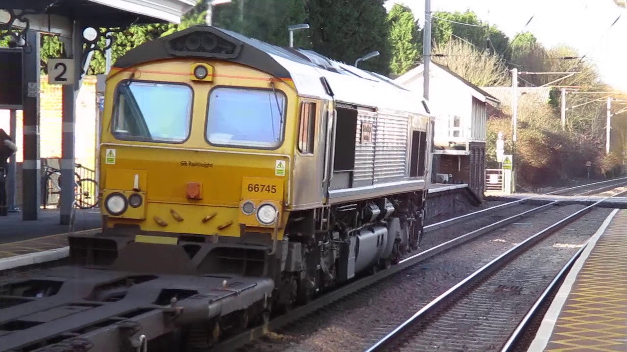 GB Railfreight Class 66745 Passes Through Stowmarket - YouTube