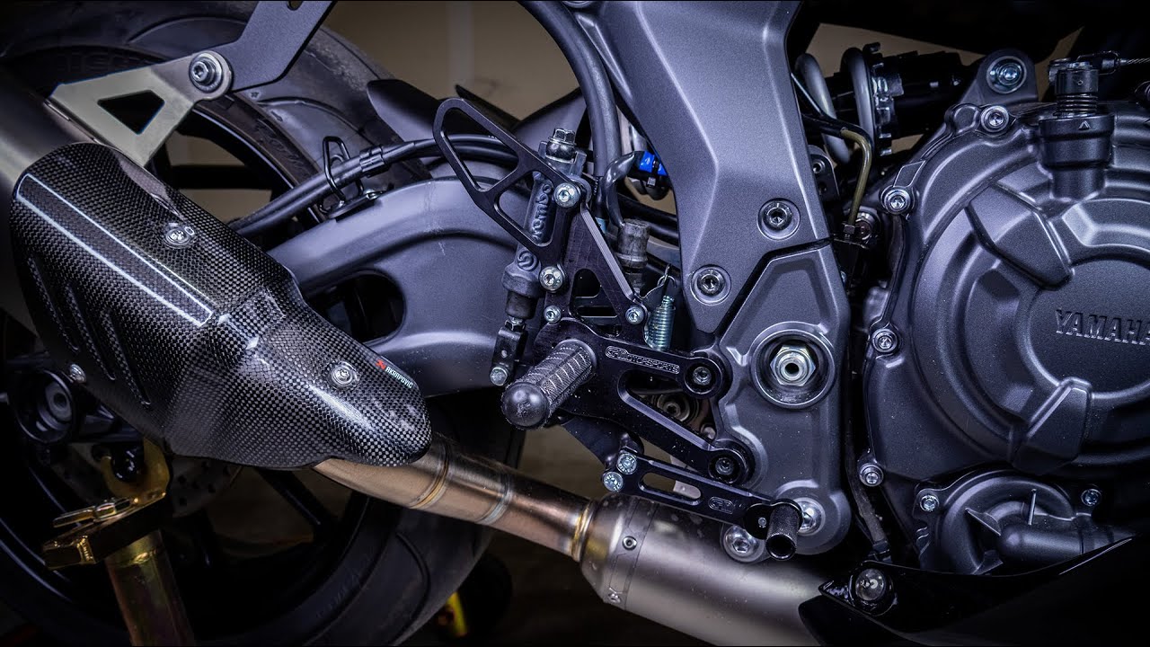 Yamaha R7 // Woodcraft Rearsets - YouTube