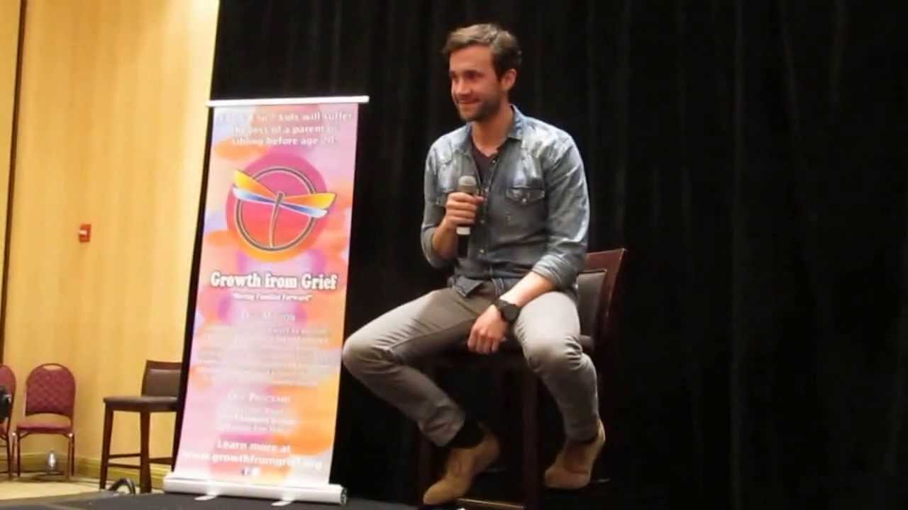 Gil McKinney (Prince Eric) from Once Upon A Time Q&A at EnchantaCon ...