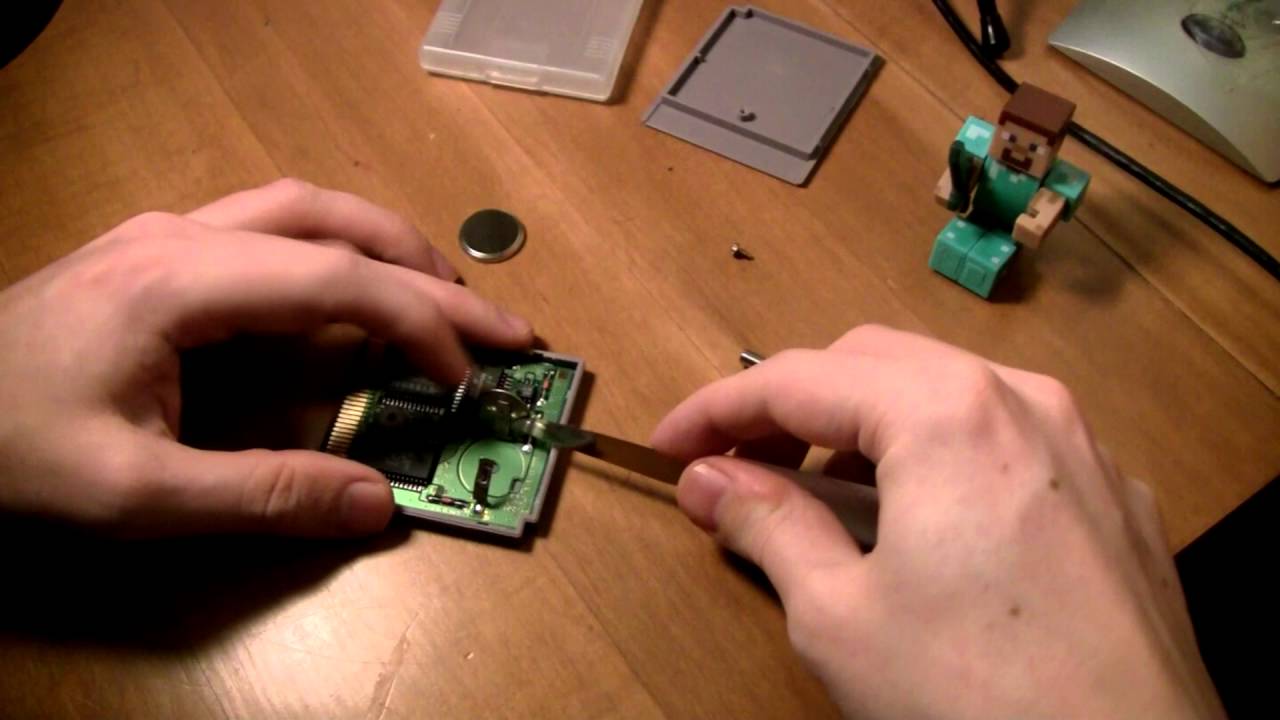Show You How: Replacing A Game Boy Cart Battery - YouTube