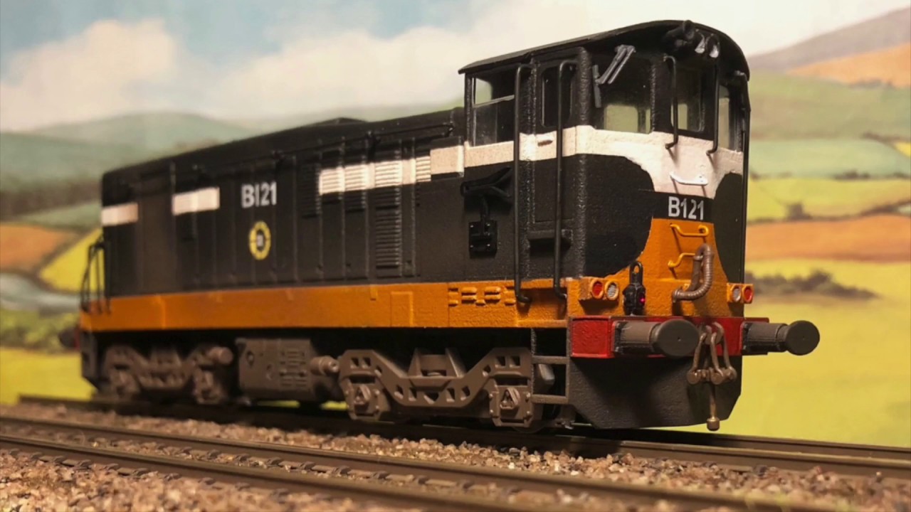 Irish CIE B121 locomotive DCC Sound Demo - YouTube