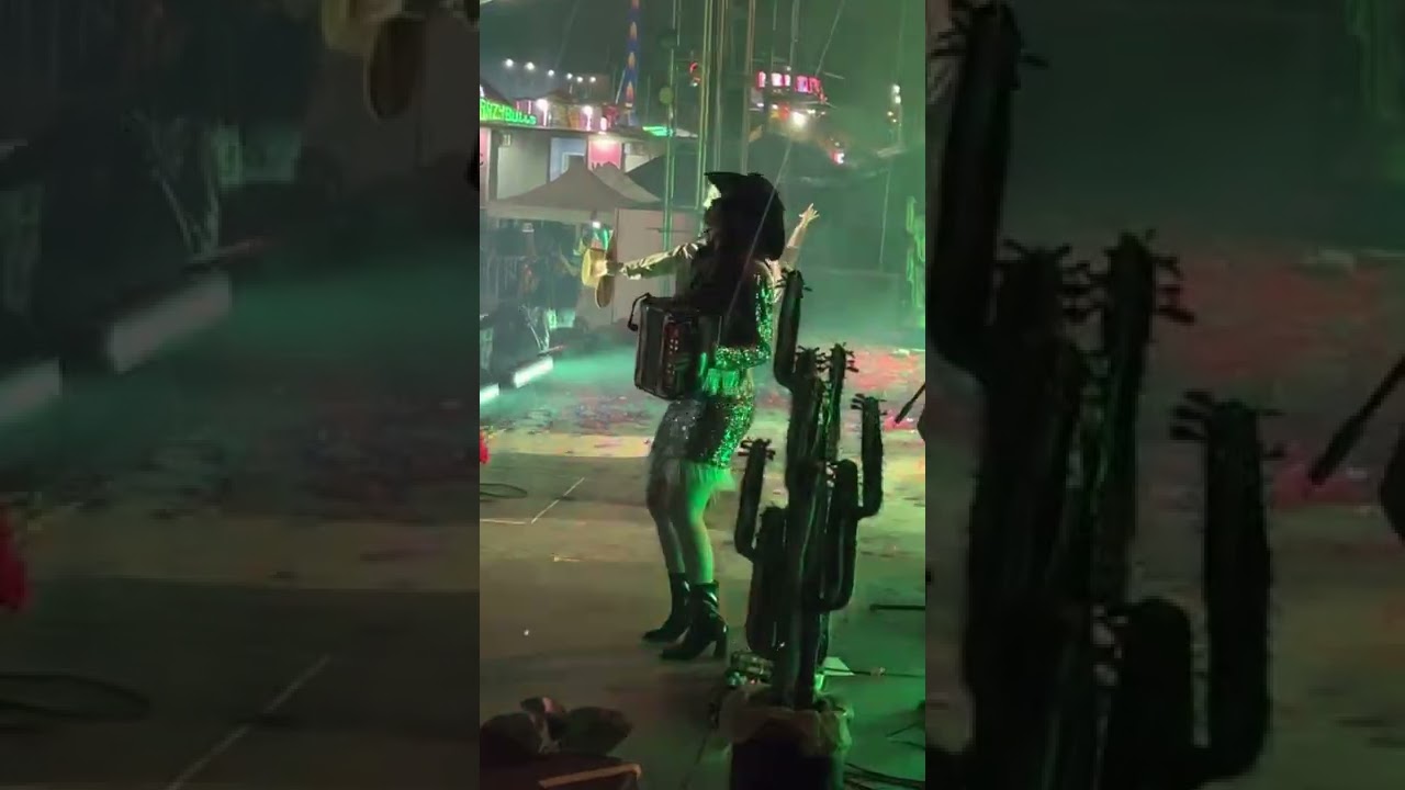 Irany en acordeón con Ángela Aguilar - YouTube