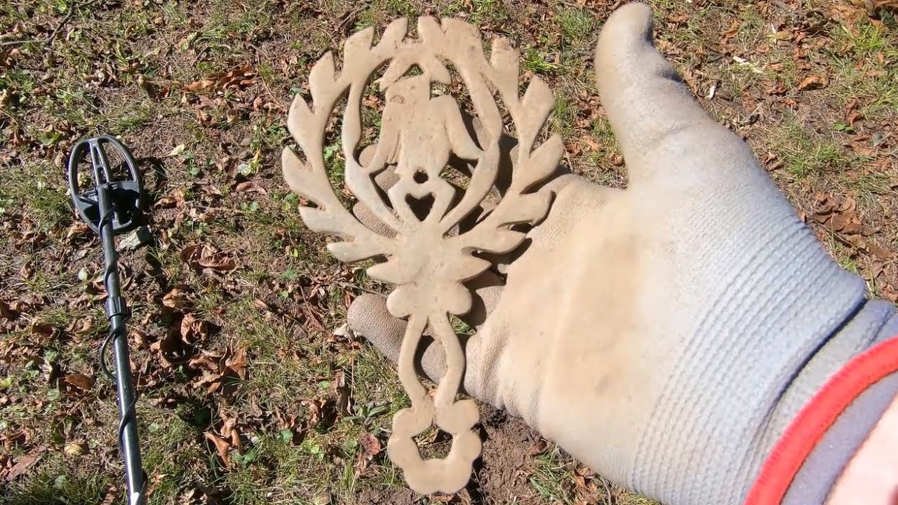 Metal Detecting: The Forgotten Grave & What is THIS??? - YouTube