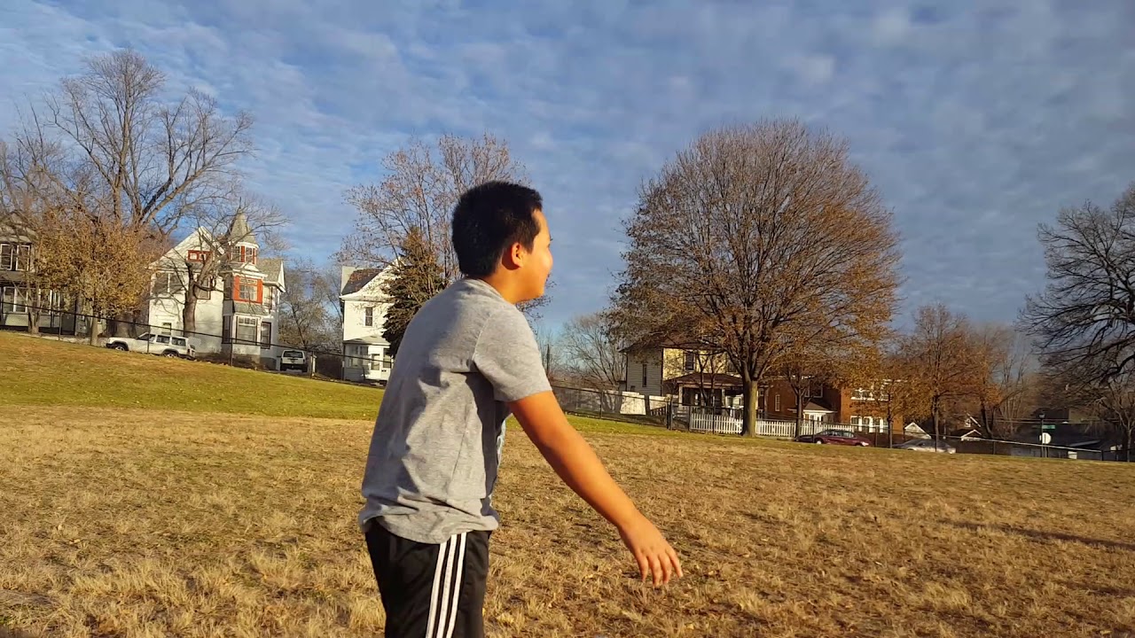 Catching pass at Bruce Vento elementary school - YouTube