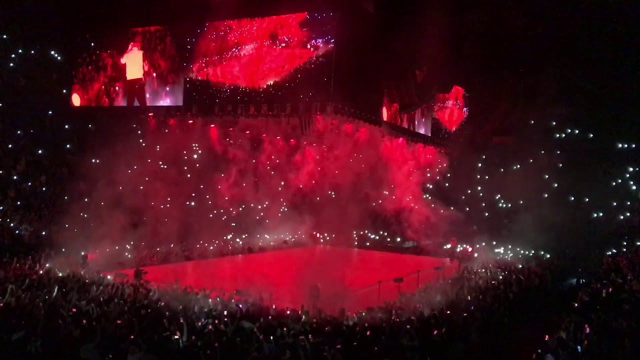 Drake, seul en scène à Bercy, dans un show absurde à 360° : "Déjà le ...