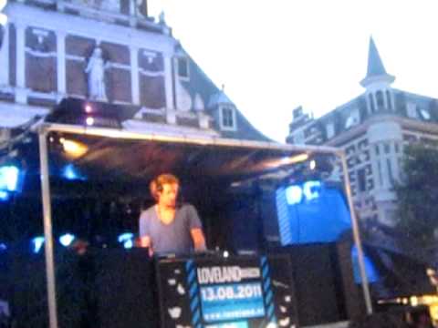 dj Marnix tijdens Loveland Fight cancer @ Haarlem 2011 - YouTube