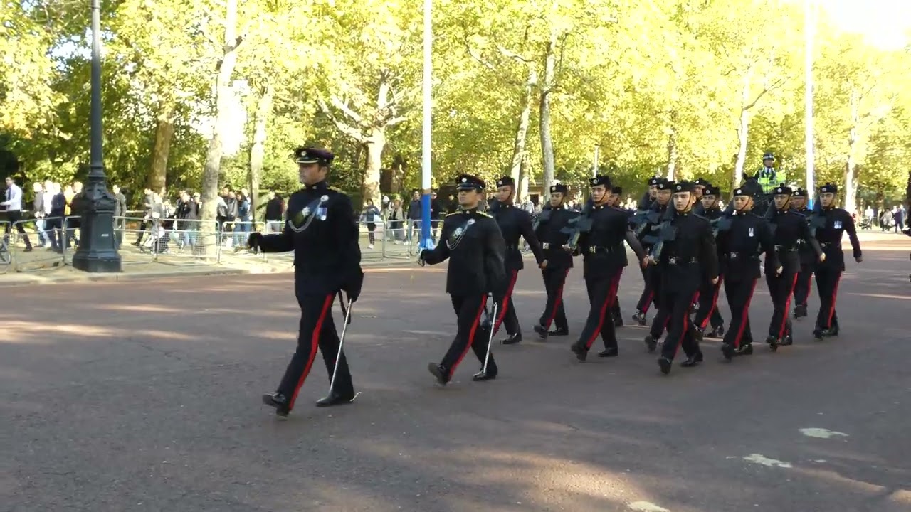British Army Band Sandhurst and 9 Regiment Royal Logistic Corps - YouTube