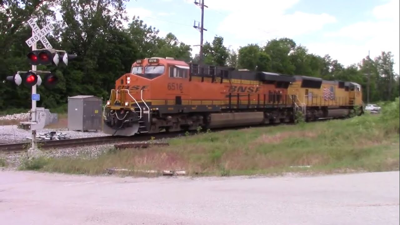 BNSF 6516 and UP 4759 Light Move at County Road 75 North near Delphi, Indiana (May 2017) - YouTube