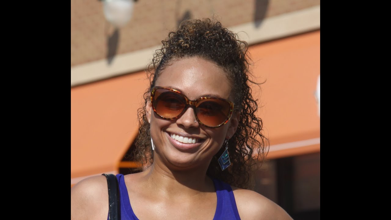 Desire Jordan Performs at the Downtown Silver Spring Summer Concert ...