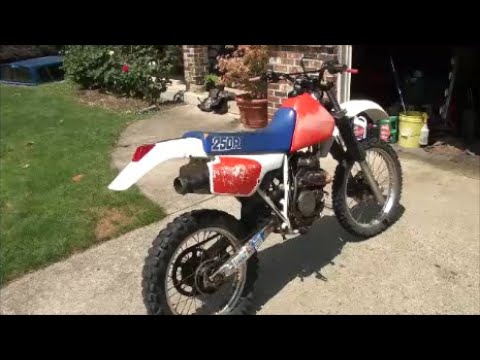What is the BEST DIRTBIKE EVER MADE? 1987 HONDA XR 250R Walk around ...