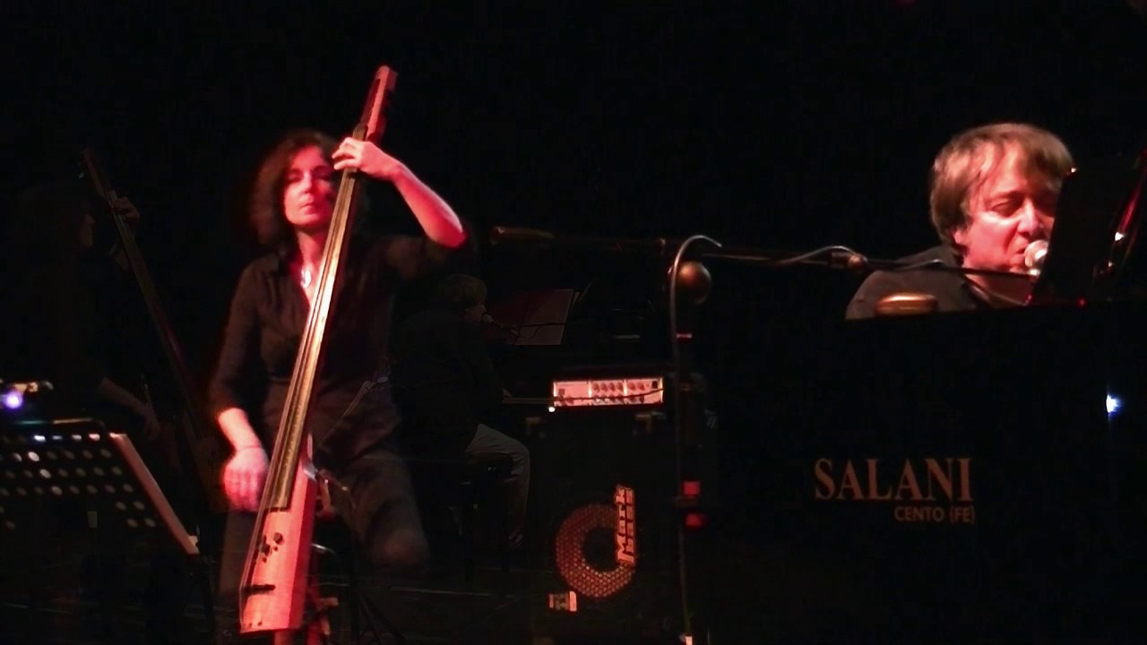 Bob Messini: In un punto della Francia - YouTube