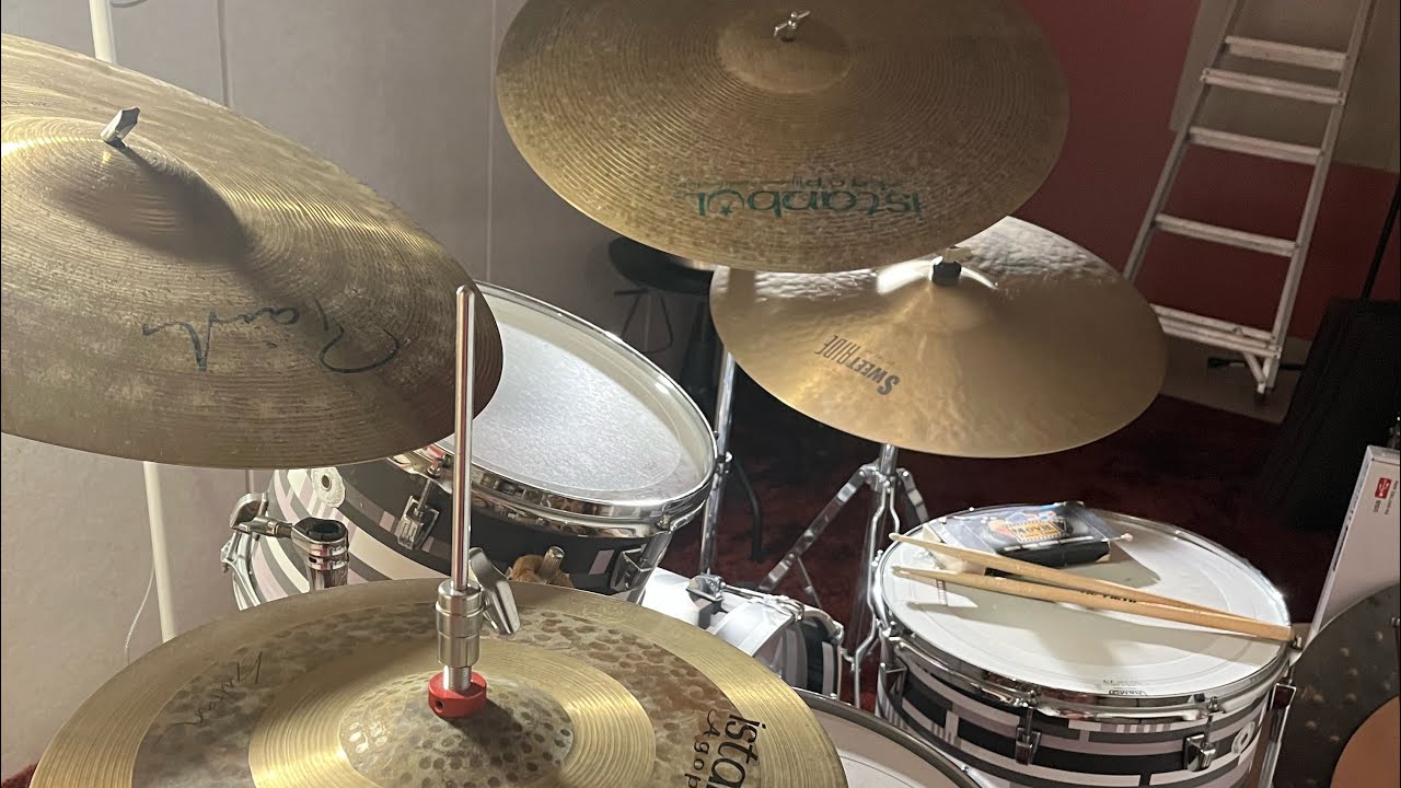 Progressive jazz beat by Ernest Sutton - YouTube