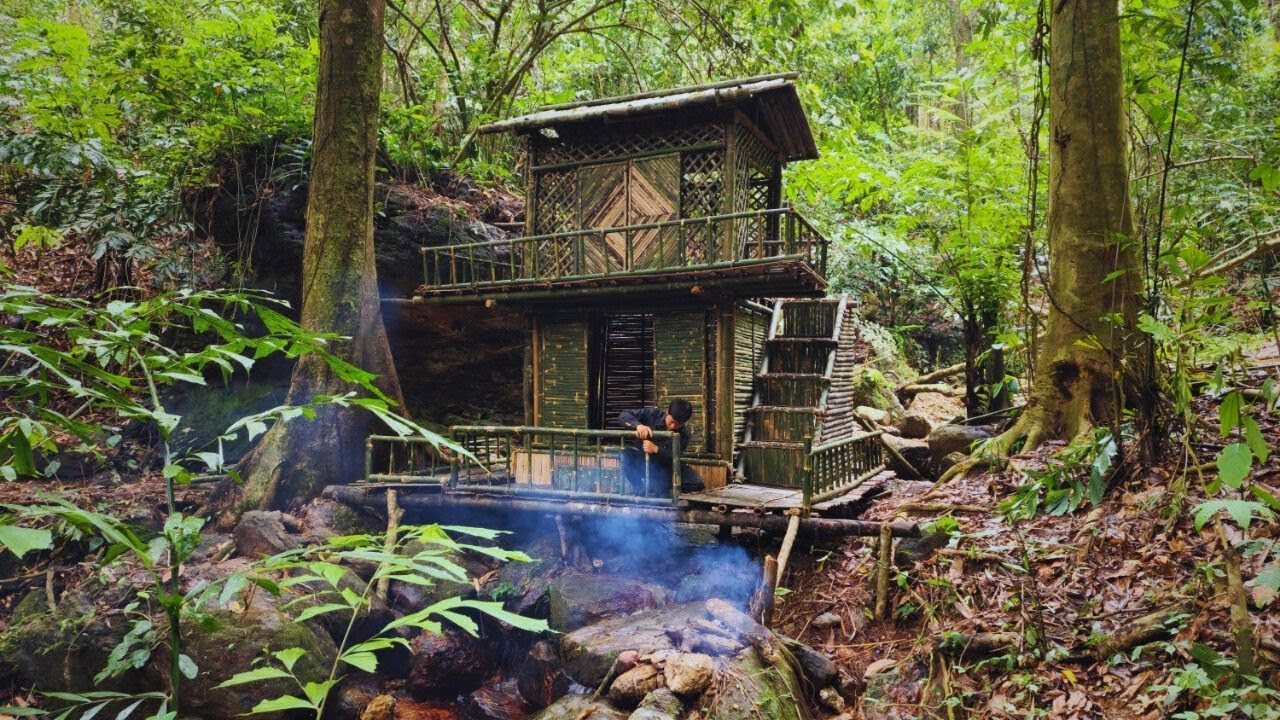 🏕️ 30 Days Alone in the Wild – Building a 2-Story Bushcraft House & Living Off the Land! 🌲🔥 ...