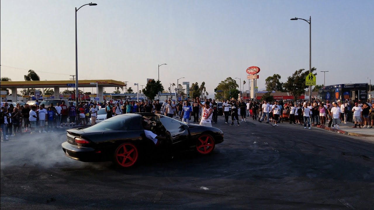 Los angeles takeover drift battle - YouTube