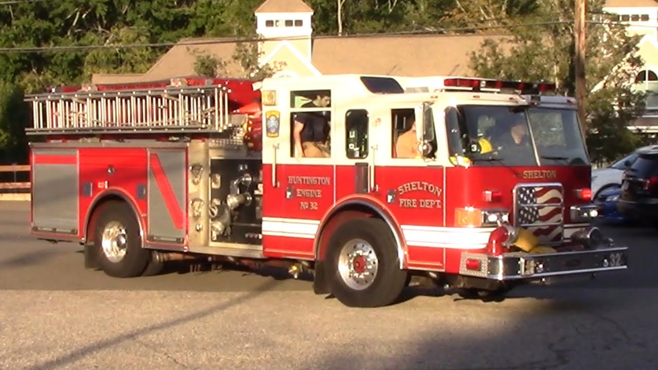 Shelton Fire Department Engine 32 Responding - YouTube