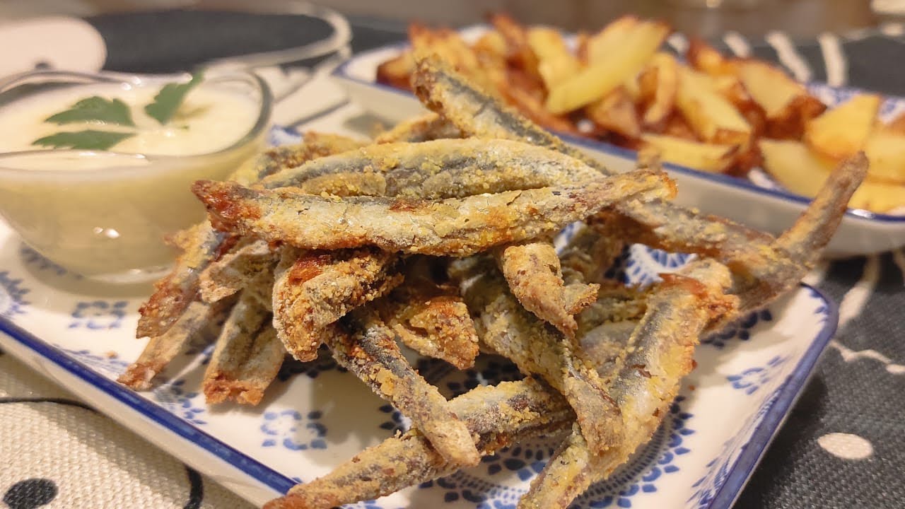 Hamsie prajita in putin ulei - YouTube