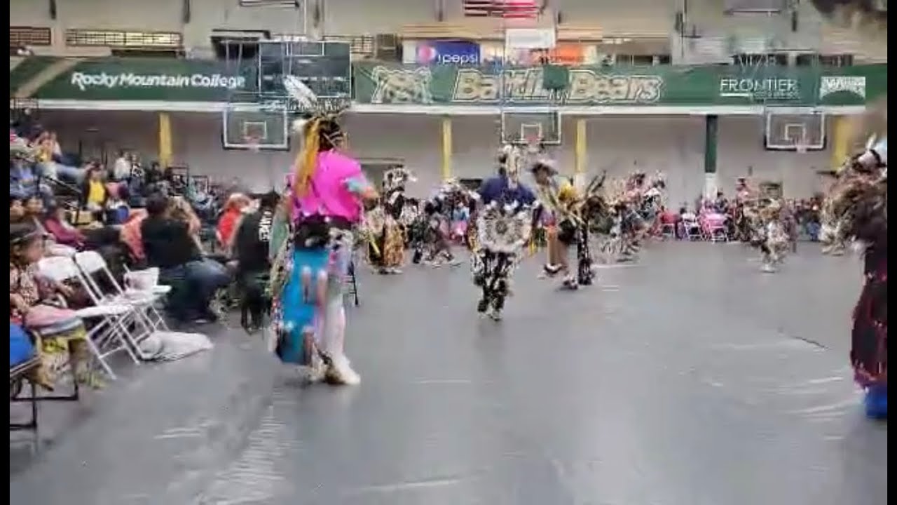 Men’s Crow Style Special @ RMC powwow - YouTube