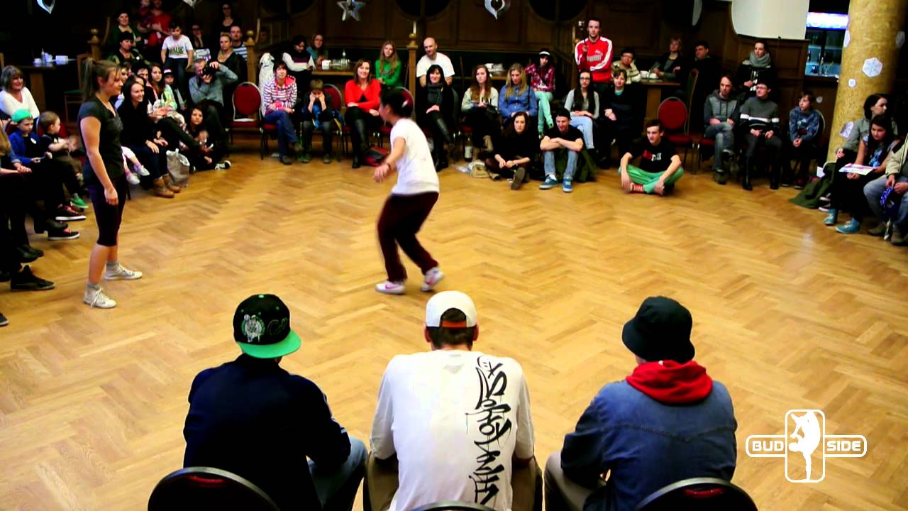 TŠ Budside | Vánoční Besídka 2013 | ??? vs ??? - YouTube