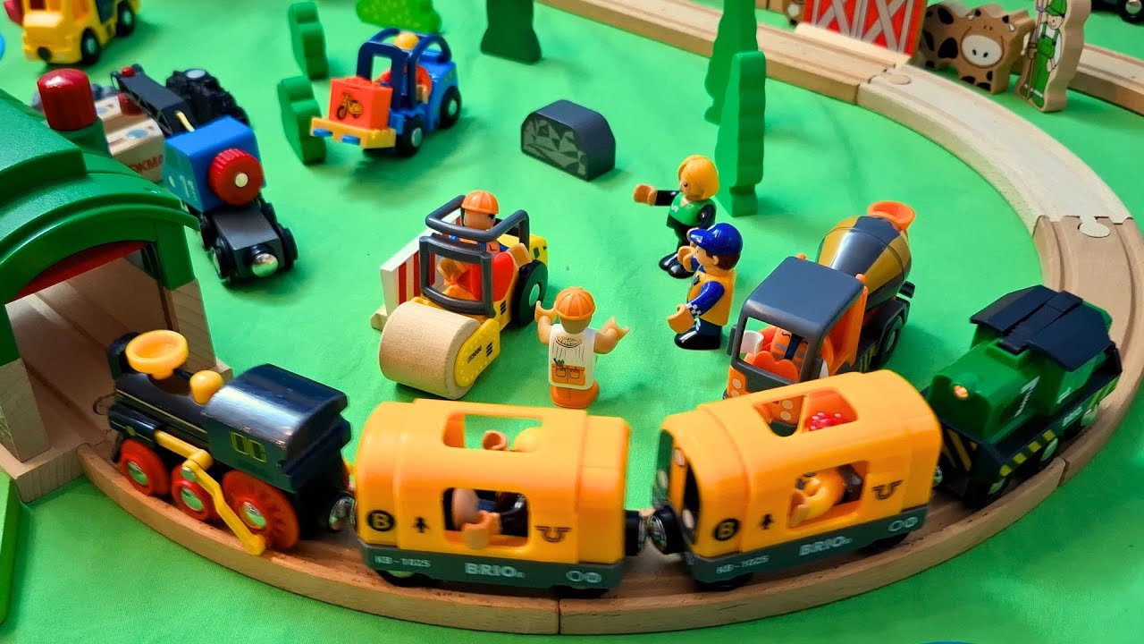 Building a Railway Track Layout for Kids & Playing with BRIO Wooden ...