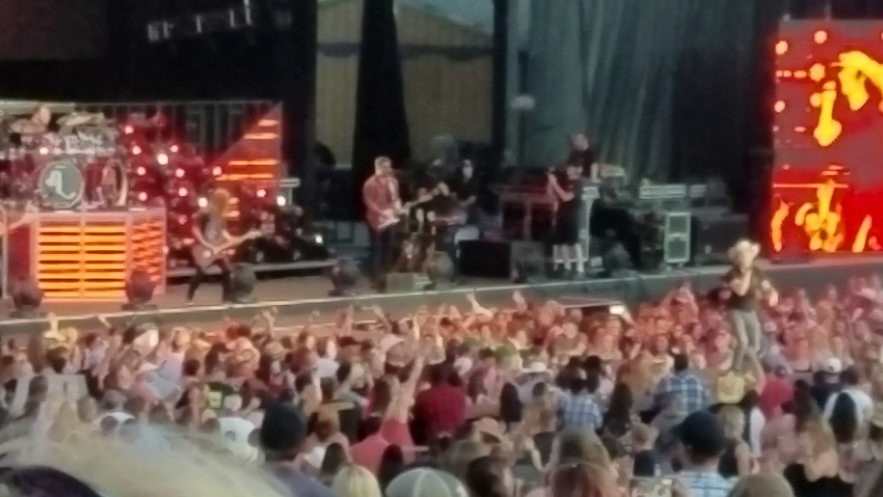 Dustin Lynch - Seein' Red 6/19/2017 clip - YouTube