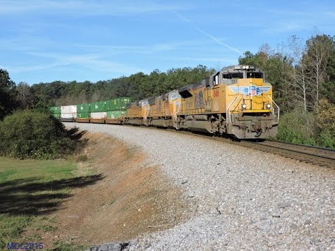 HD: UP 8416 leads NS Train 226 in Waco, GA - YouTube
