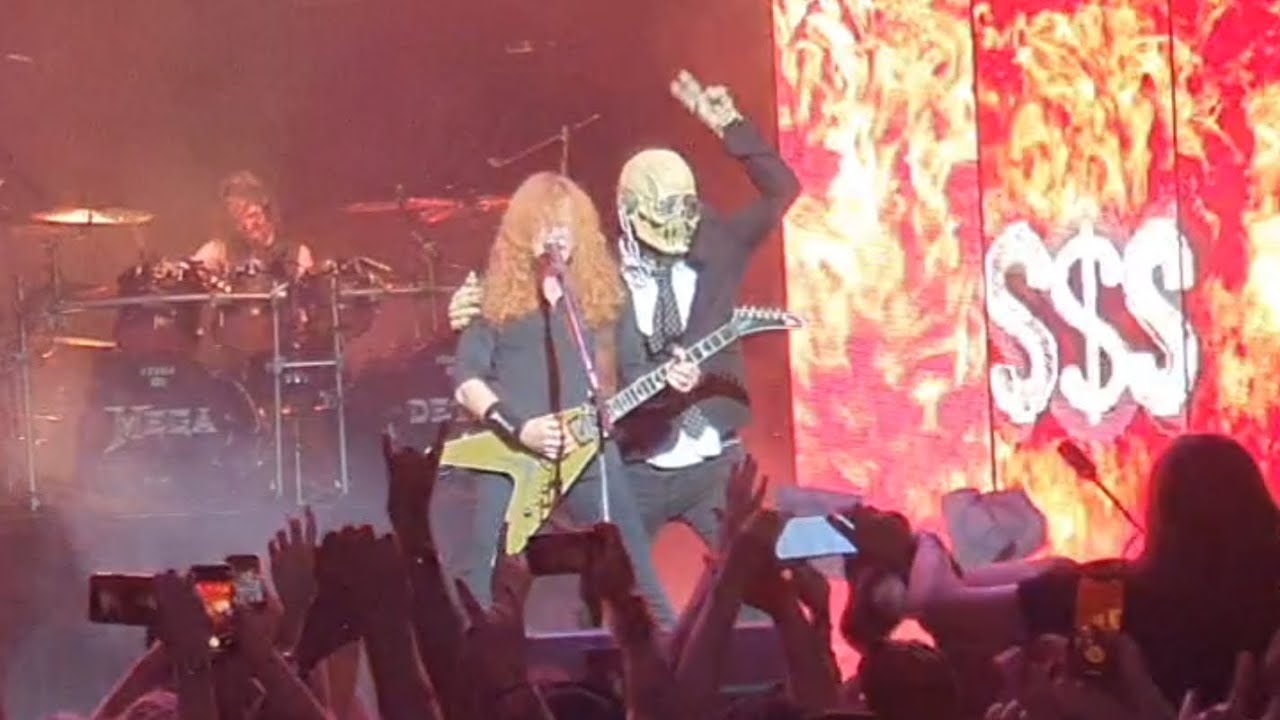 Vic Rattlehead joins Megadeth on stage! Peace Sells Live Melbourne ...
