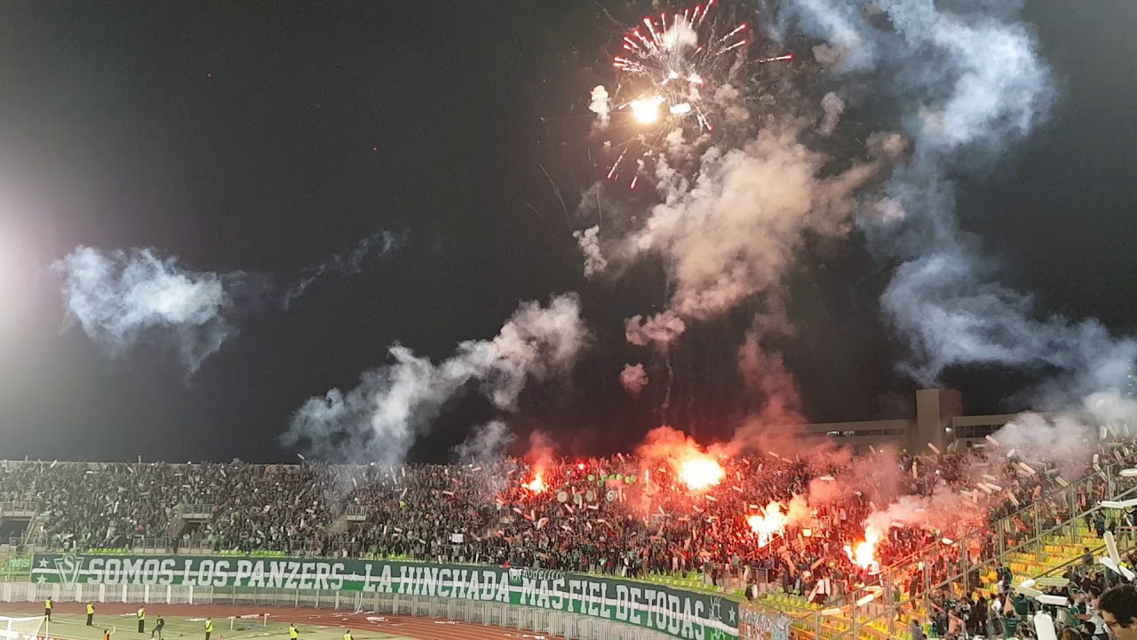 Recibimiento Los Panzers - Santiago Wanderers vs Santa Fe (Copa ...