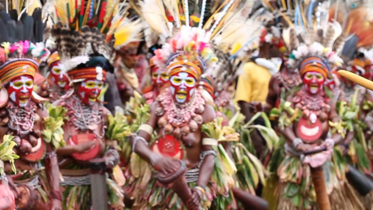 Goroka Show 2012 (Sing Sing) - The final parade (Highlands of Papua New ...