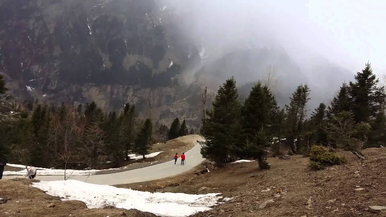 Snow falling/ manali/ice/cool place.... - YouTube