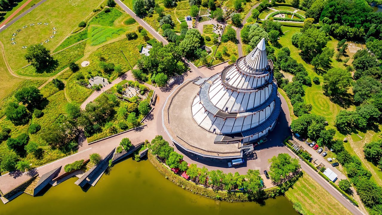 🇩🇪Elbuen Park, Magdeburg. The Millennium tower. Messegelände. - YouTube