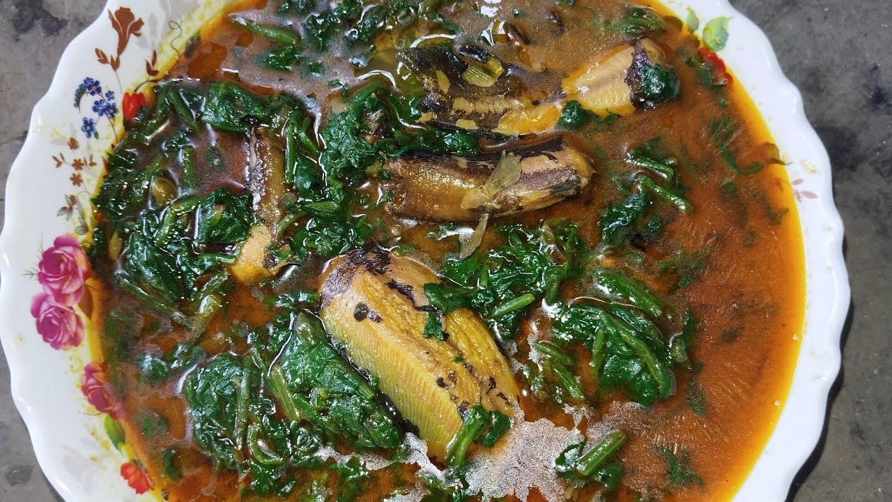 শিং মাছ দিয়ে পালংশাক রান্না। Spinach cooked with horn fish - YouTube
