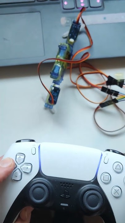 #65 Walking Robot Concept | ESP32 + SG90 + PS5 DualSense #shorts - YouTube
