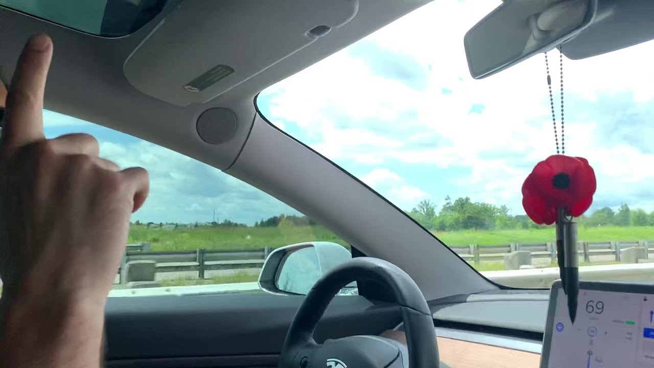 Tesla Model 3 with canoe on the roof in autopilot in Russian - YouTube