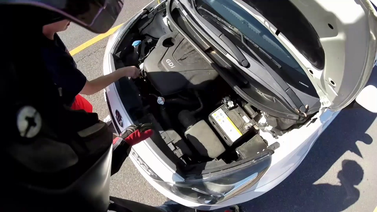 Biker helps stranded motorist - YouTube