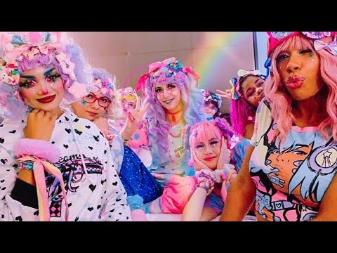 we are going to an 💗anime convention : Delta H Con (filmed 2019) - YouTube