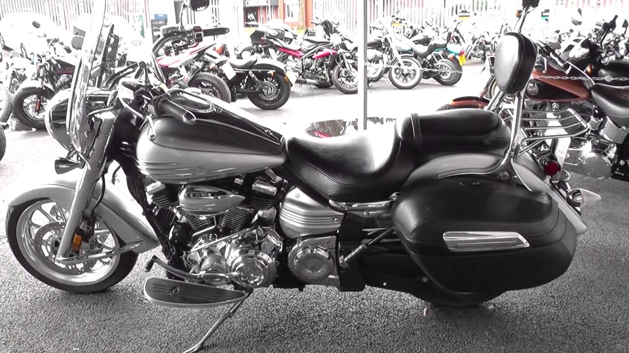 Yamaha XV1900 Midnight Star 1900 U7387 - YouTube