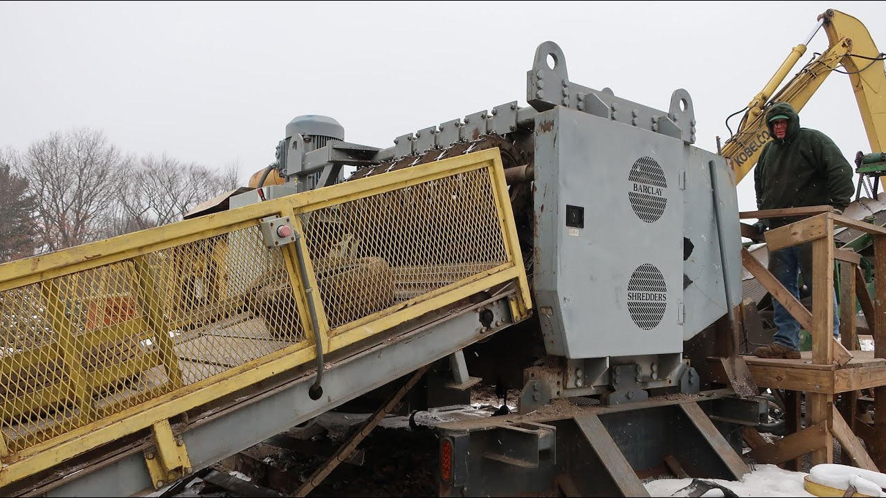 Barclay Portable Primary Tire Shredder Working on Passenger Tires - YouTube