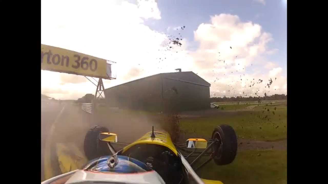 Formula Ford Crash Sandown - YouTube