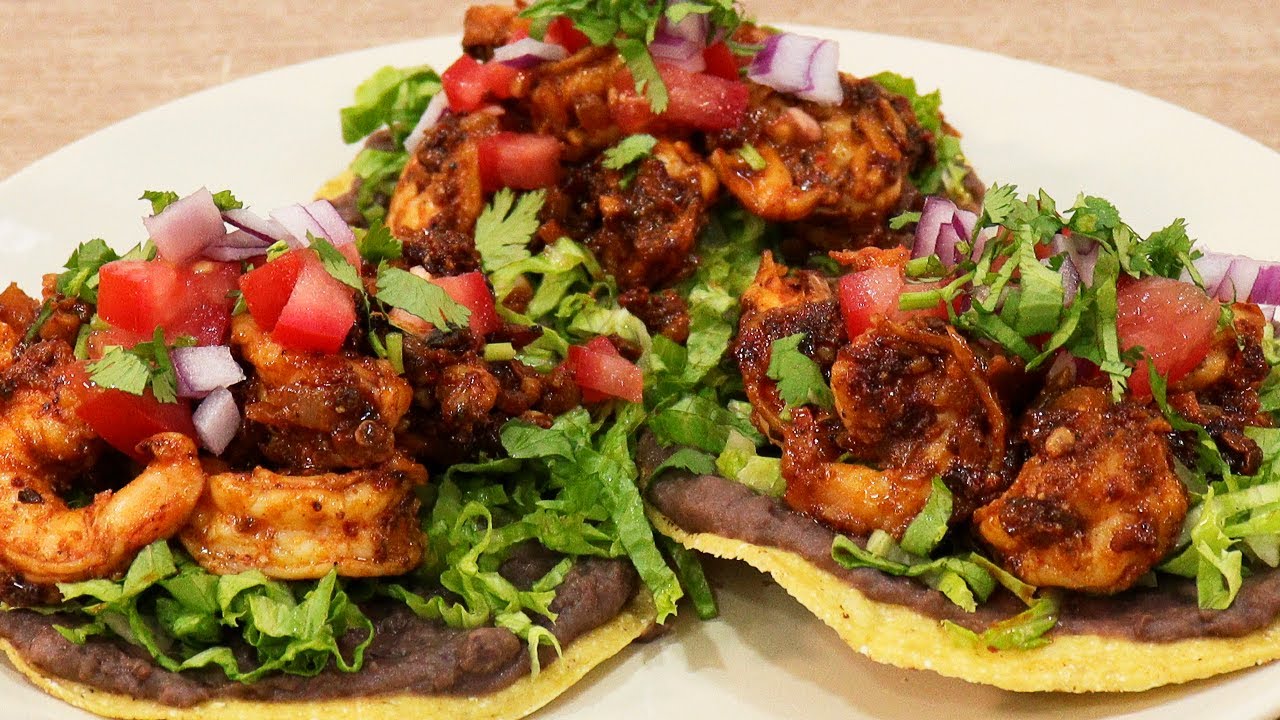 Tostadas de camarón al chipotle - YouTube