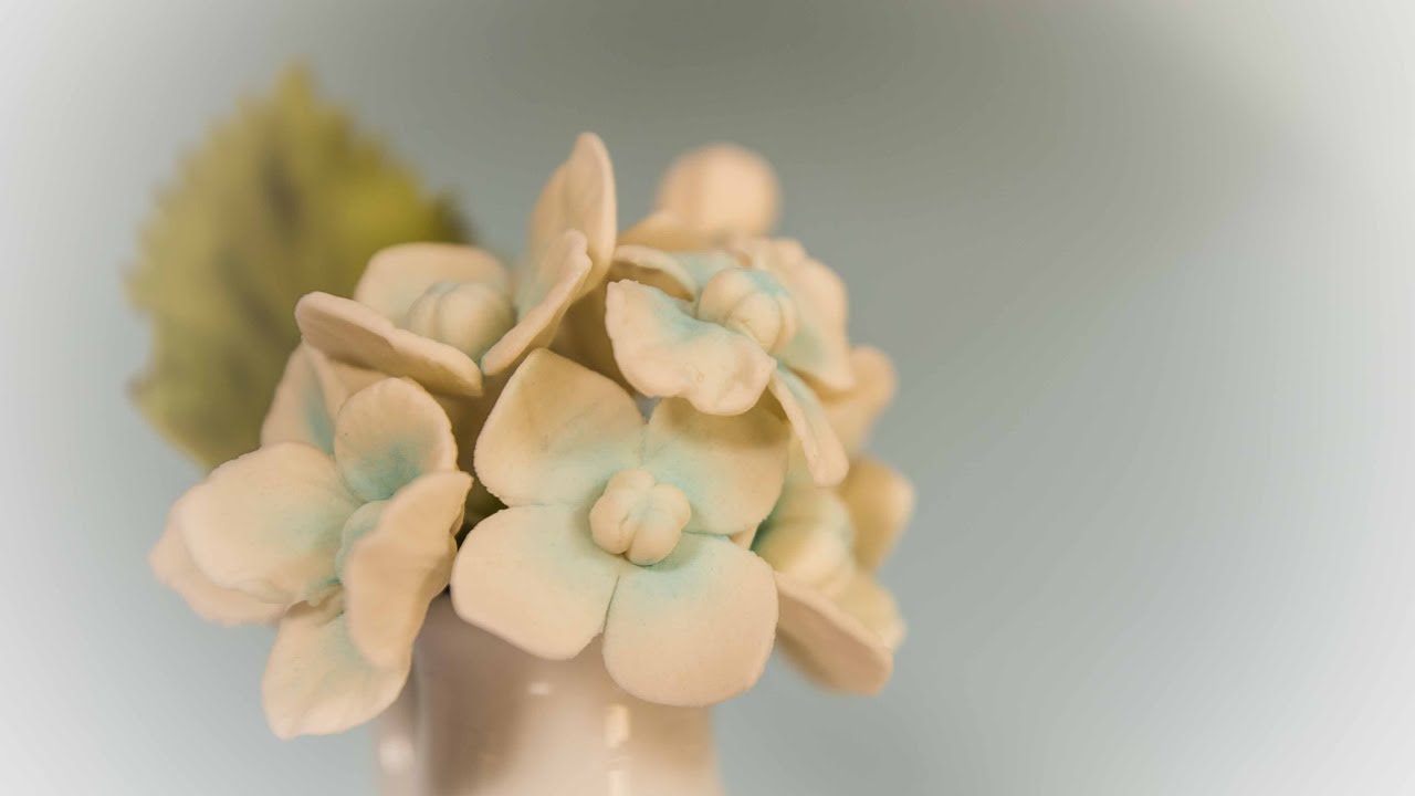 How to make and wire Hydrangeas out of flower paste (Gumpaste) - YouTube