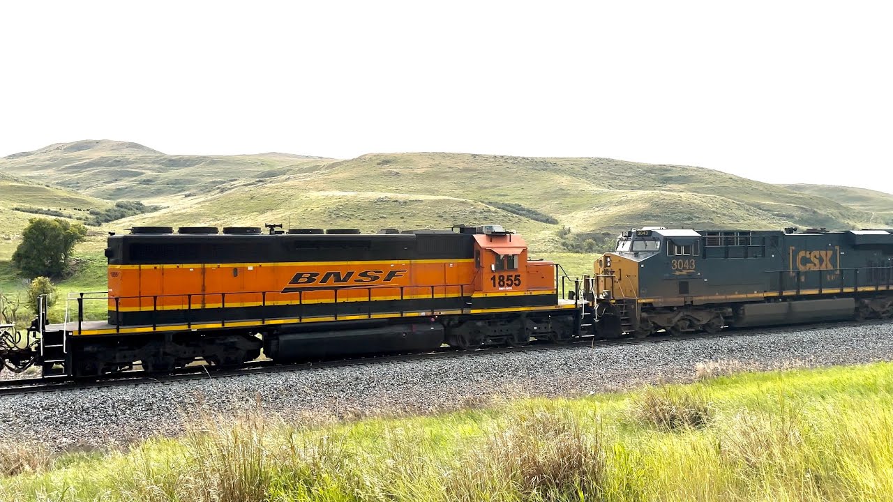 Trains | BNSF H Train Rolls Through The Hills. - YouTube