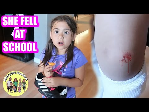 SCHOOL ACCIDENT | EMBERLYNN HURT HER KNEE AT SCHOOL | PHILLIPS FamBam Vlogs