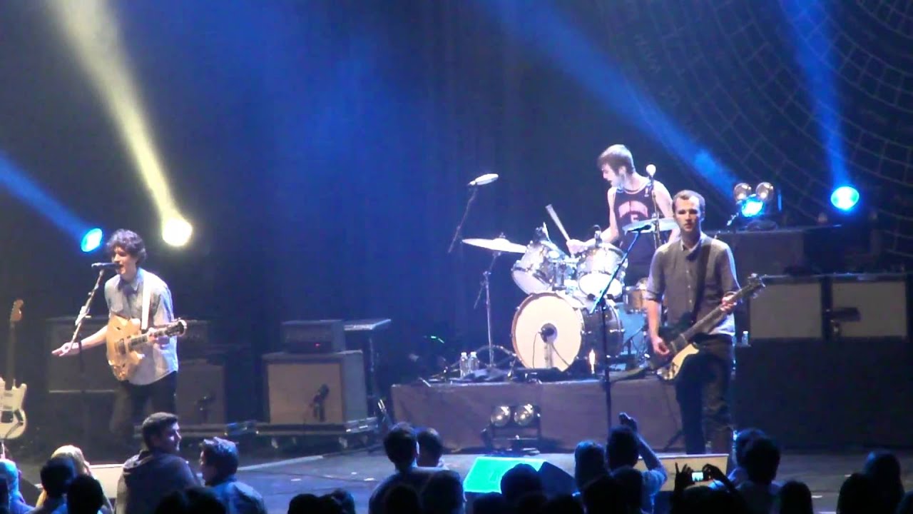 Vampire Weekend - Oxford Comma LIVE Radio City Music Hall HD - YouTube